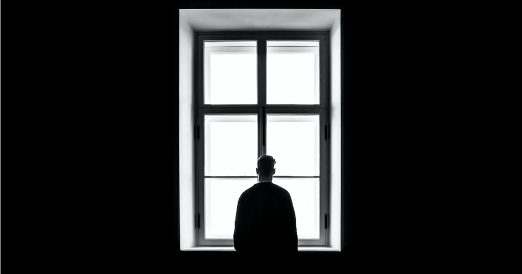 Isolement social : état des lieux et enjeux de la solitude en France