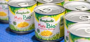 100 % packaging designed to be recyclable or reusable by 2025 ...